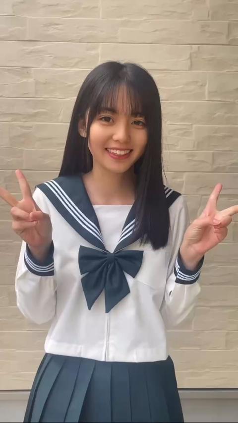 本日1月12日(金)発売 『FRIDAY 1/26号』に掲載されてます🧡 本誌初登場です！ デジタル写真集『ヒロインは17歳』も発売中 是非ෆ‪‪GETしてね🫶 購入サイトはインスタの ...