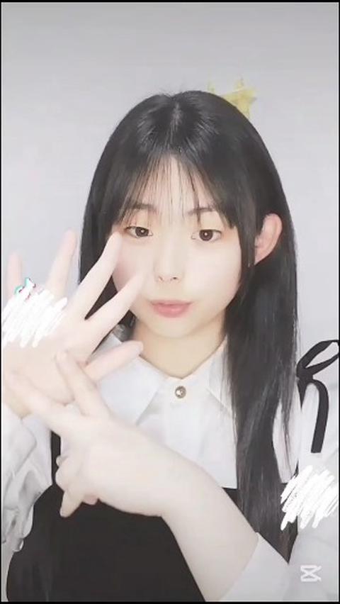 香水GETしてきらきら きゅるきゅる🩷なJKになりたいな〜♪ - ミクチャ (MIXCHANNEL)