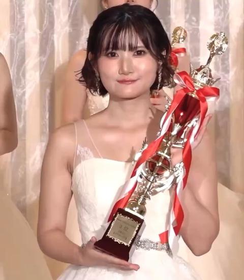 Muse Collection Grâce （vol.6） 授賞式でした！ありがとうございました🐯 ️ JRの中吊り広告と、12月には都内8 ...